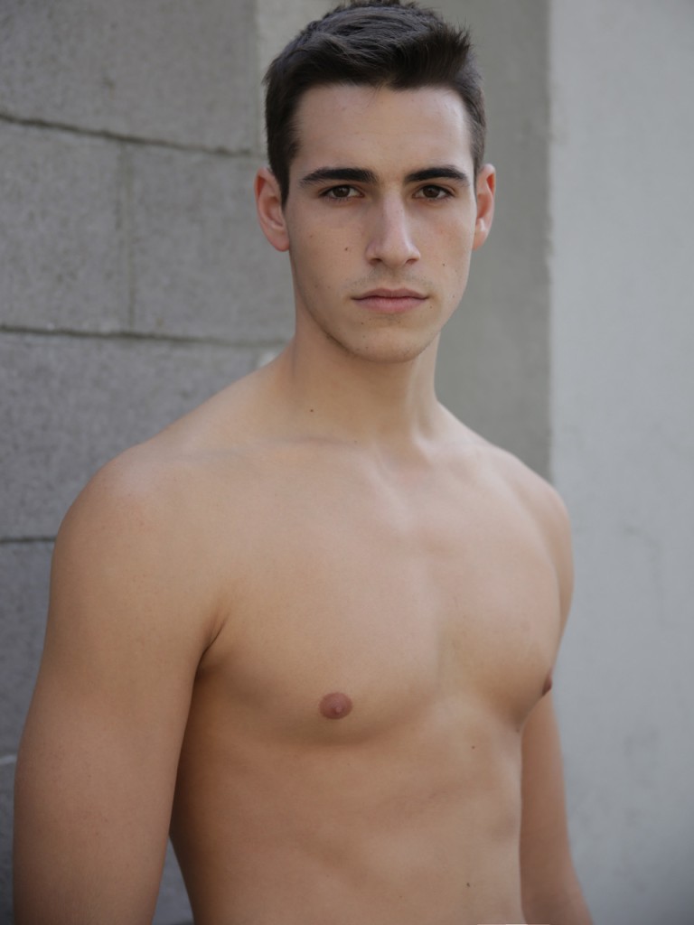 Enrico Maria Valenti Per Dolce&gabbana Sartoria 2018 - Elite Model Look